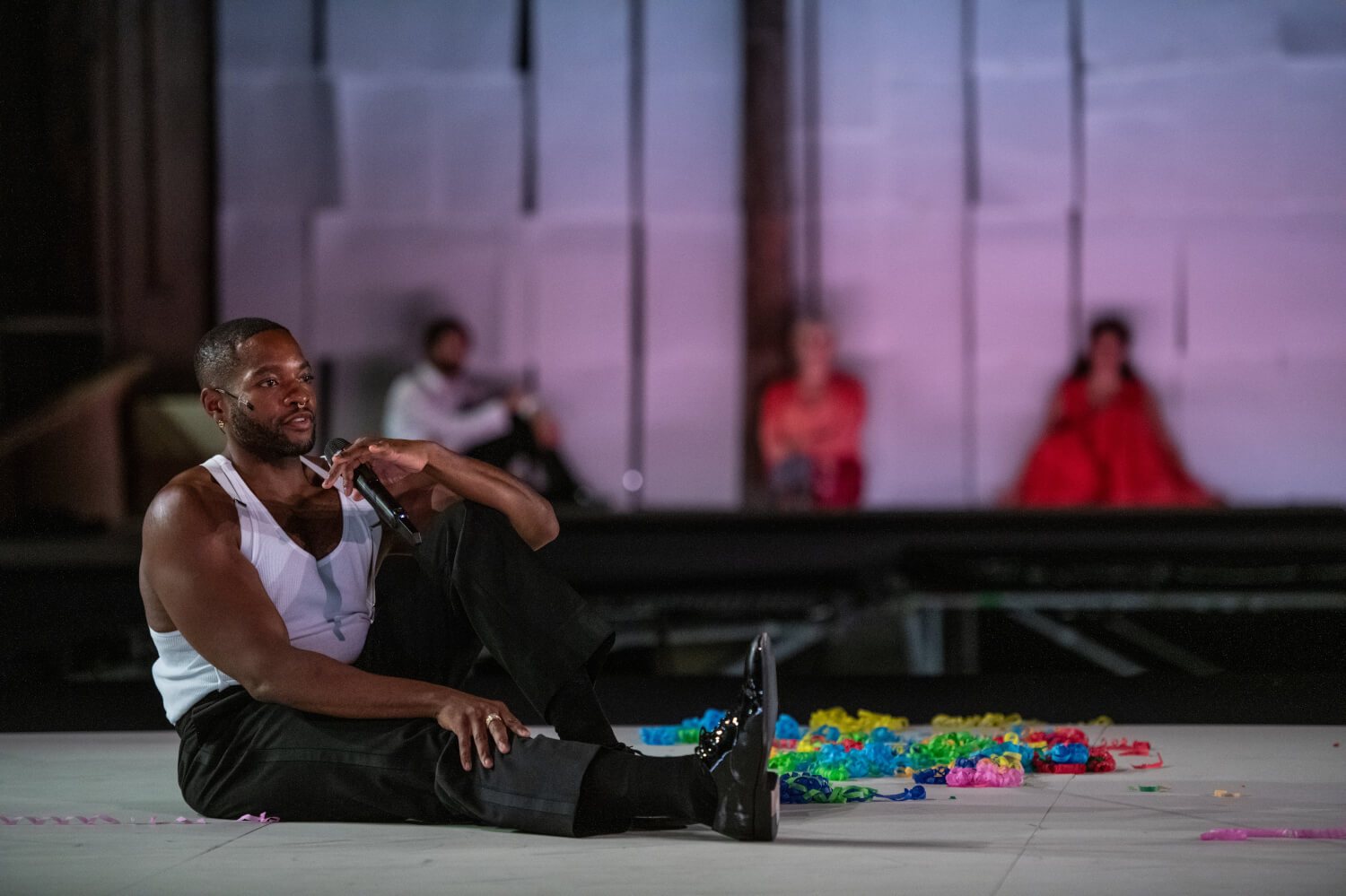 Kritik: Philip Venables: We Are The Lucky Ones | Bochum | Die Deutsche ...